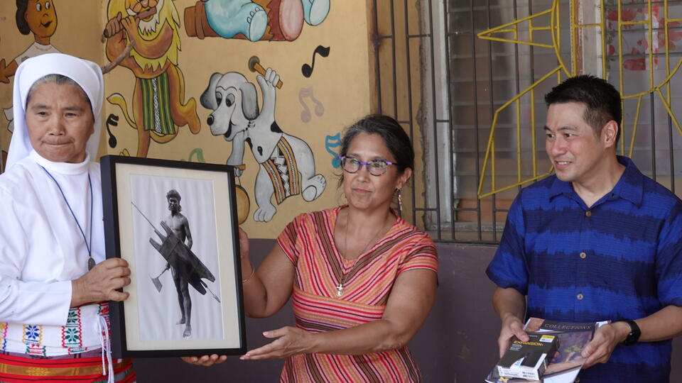 UMSI associate professor Ricky Punzalan goes to the Philippines, shares ...