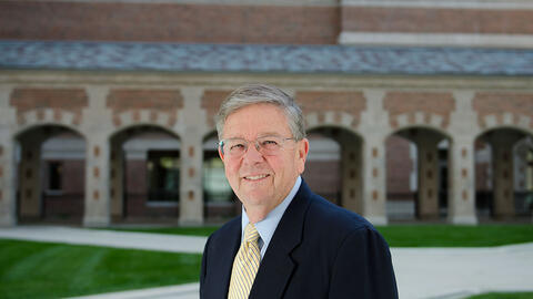 Daniel Atkins receives Edward Law Emeritus Outstanding Service Award | umsi